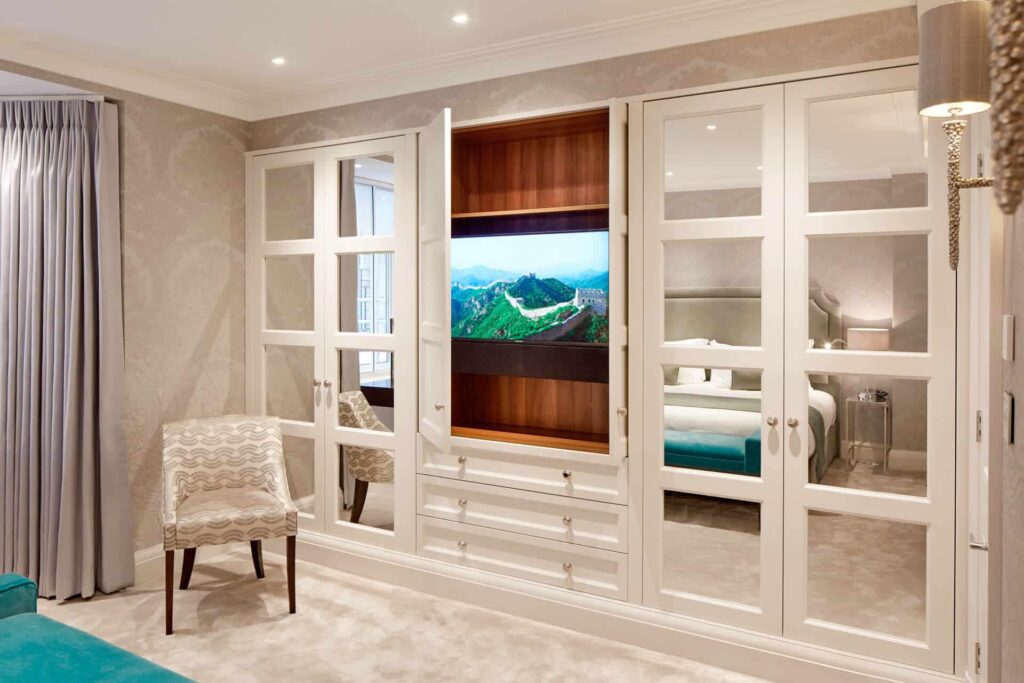 Windsor Wardrobes | Our Collections | The Heritage Wardrobe Company