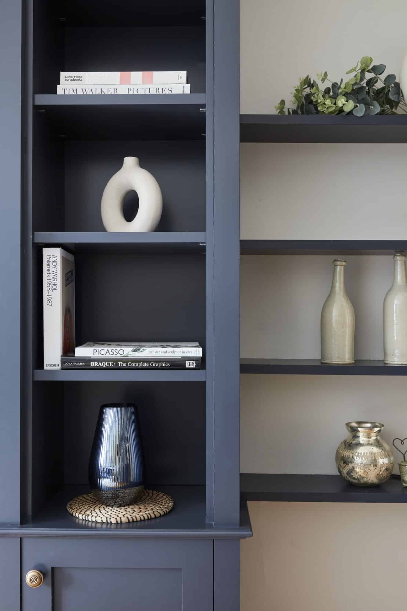 How To Incorporate ‘Bookshelf Wealth’ Trend Into Your Home