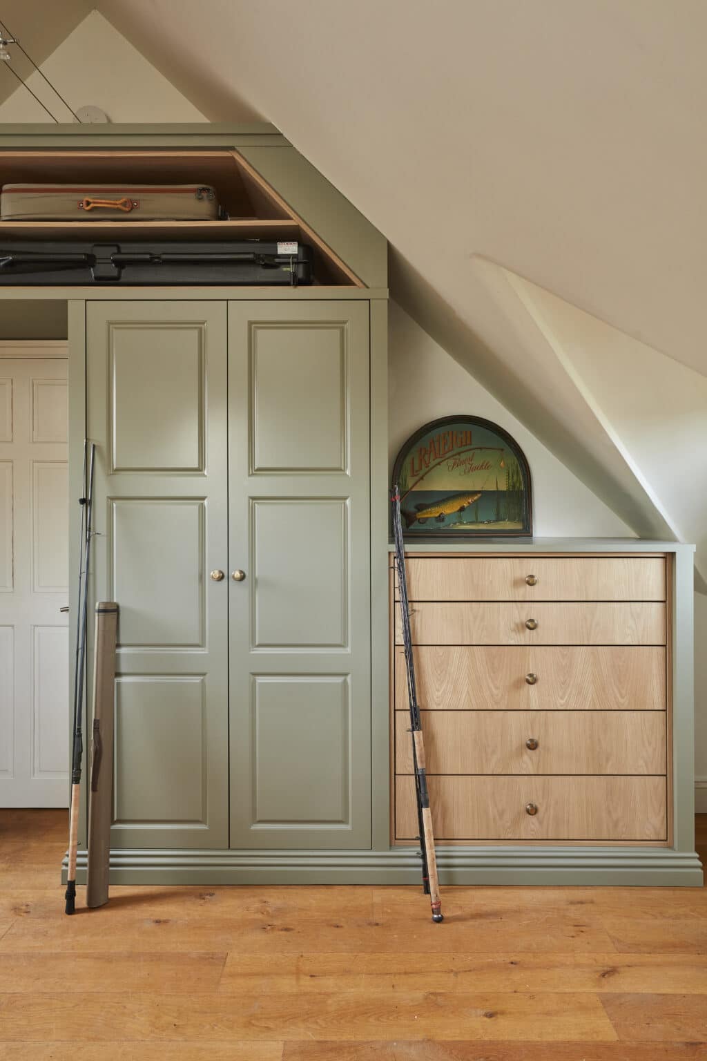 Jubilee Style Wardrobes | The Heritage Wardrobe Company